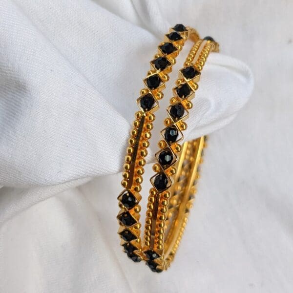 Bangle – Single Line RNN Black Bead (Karimani) | Gujjadi Swarna Jewellers